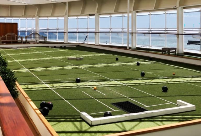 Queen Elizabeth Pools & Wellness - The Luxury Cruise Review