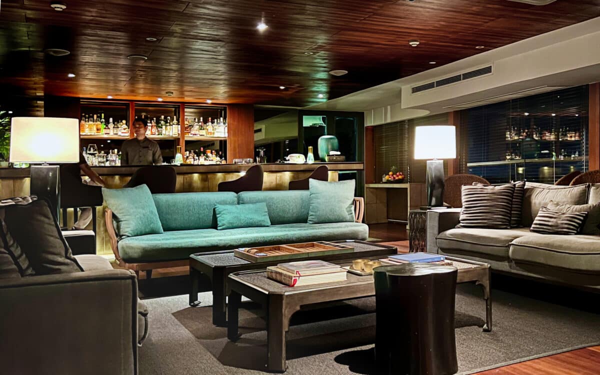 Aqua Mekong bars & nightlife - The Luxury Cruise Review