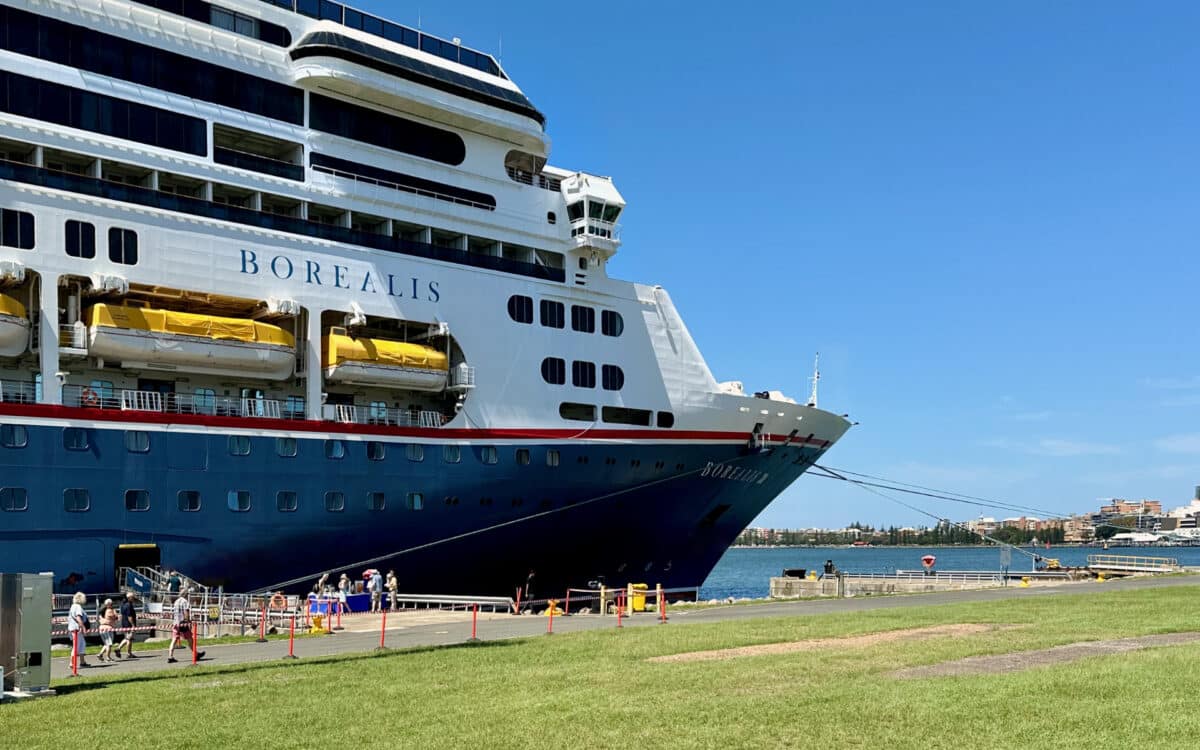 Borealis cruise ship cruise: Review, ship tour & deck plans